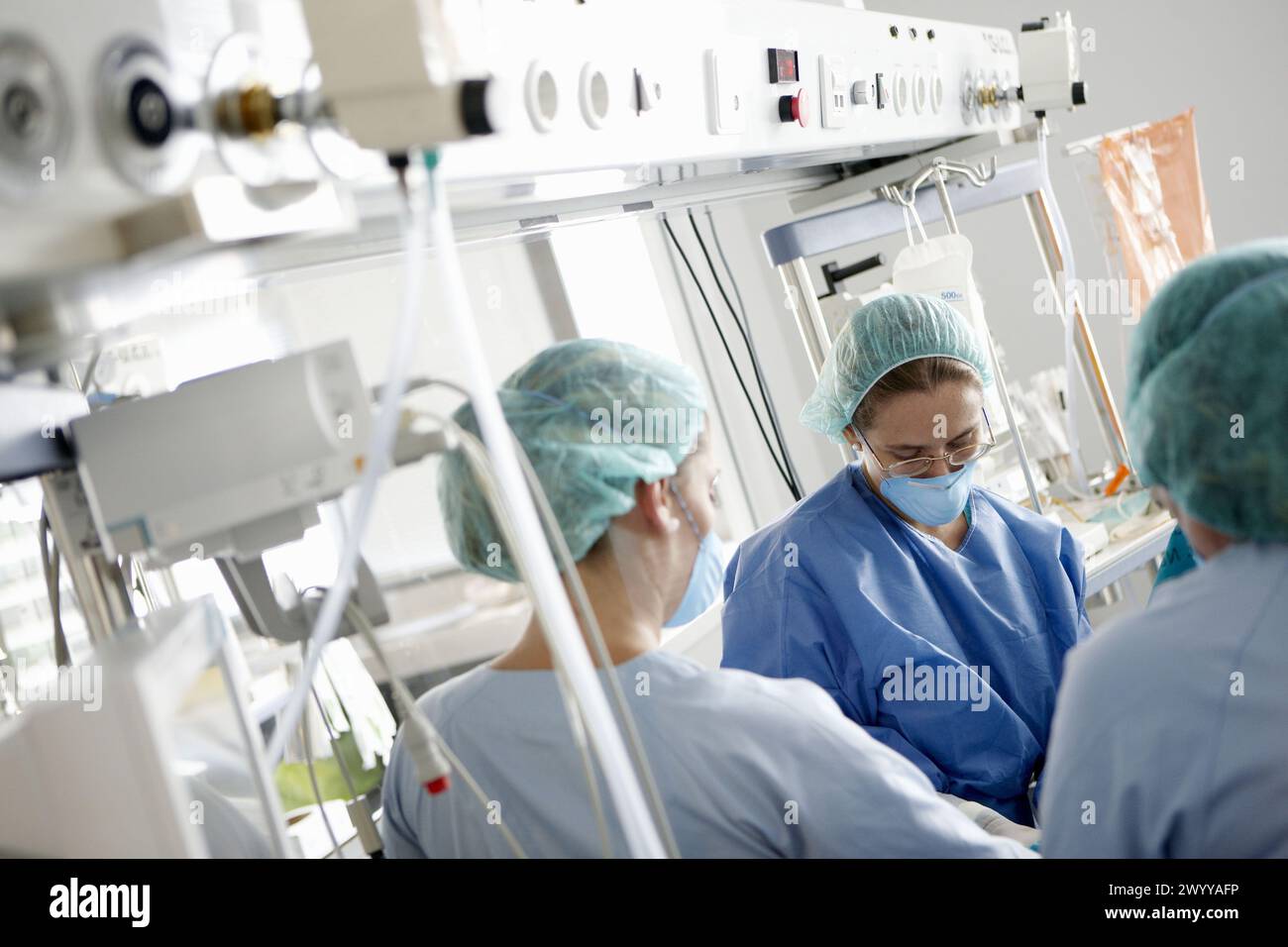 Box, Resuscitation unit. Hospital Universitario de Gran Canaria Doctor ...