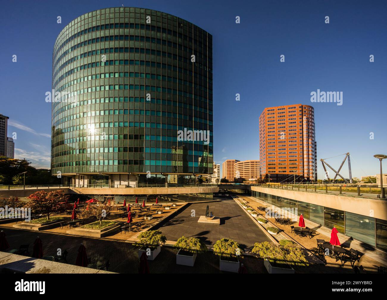 Phoenix mutual life insurance building hi-res stock photography and ...
