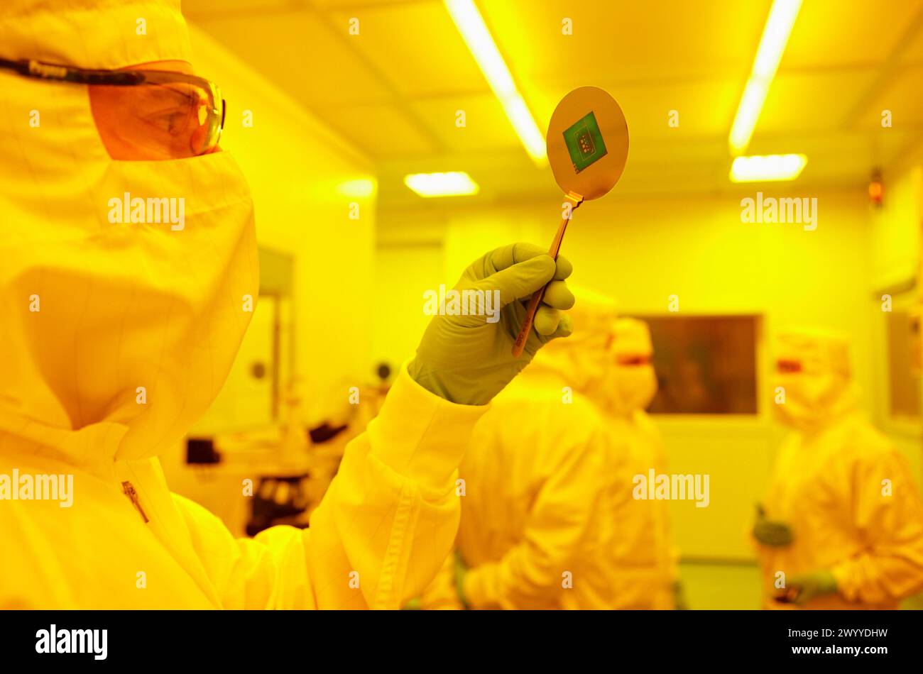 Patterned silicon wafer, nanodevice, Photolithography Room, clean room ...