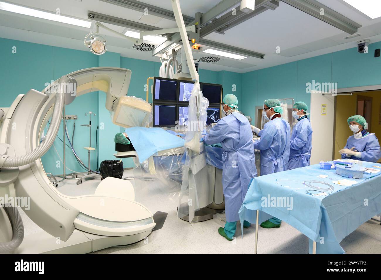 Cerebral aneurysm embolization, Willis polygone angiography ...