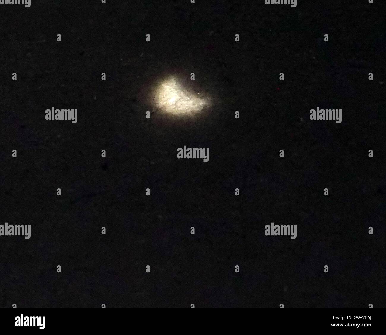 Pinhole camera solar eclipse hi-res stock photography and images - Alamy