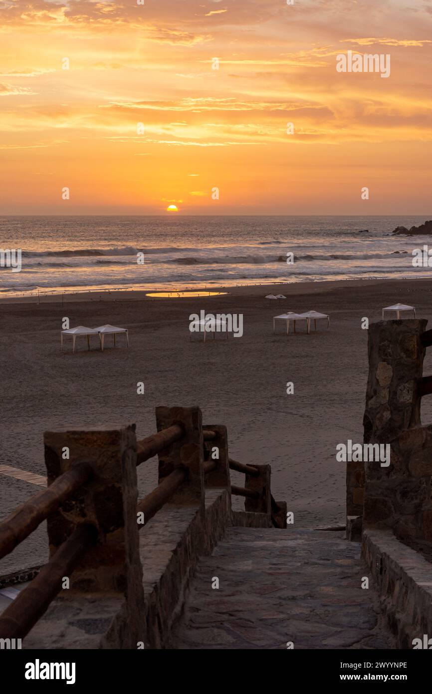 Sunset at Punta Corrientes Beach in southern Lima, Peru Stock Photo - Alamy