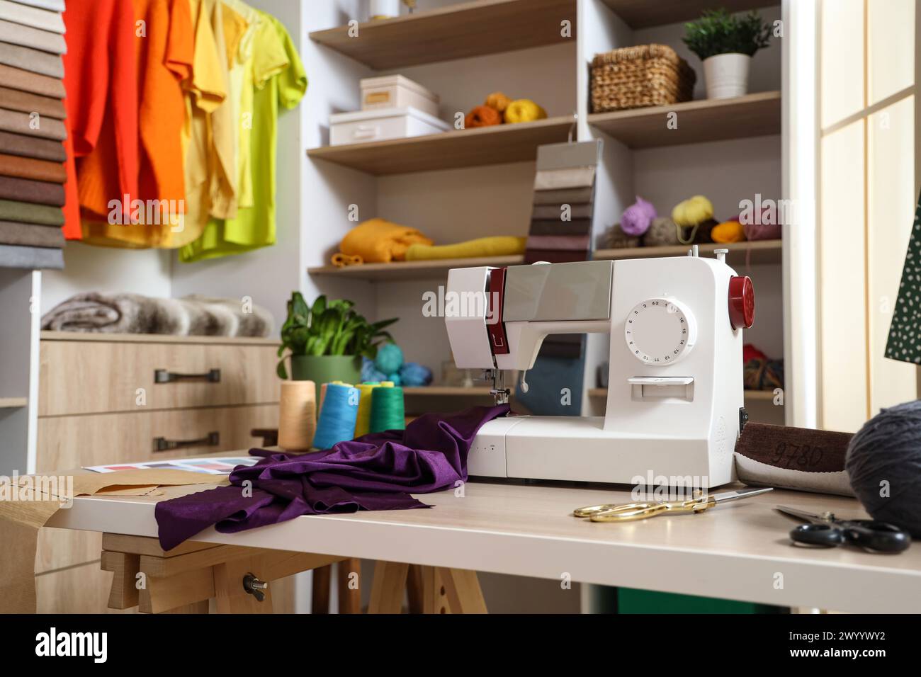 Tailors table hi-res stock photography and images - Alamy