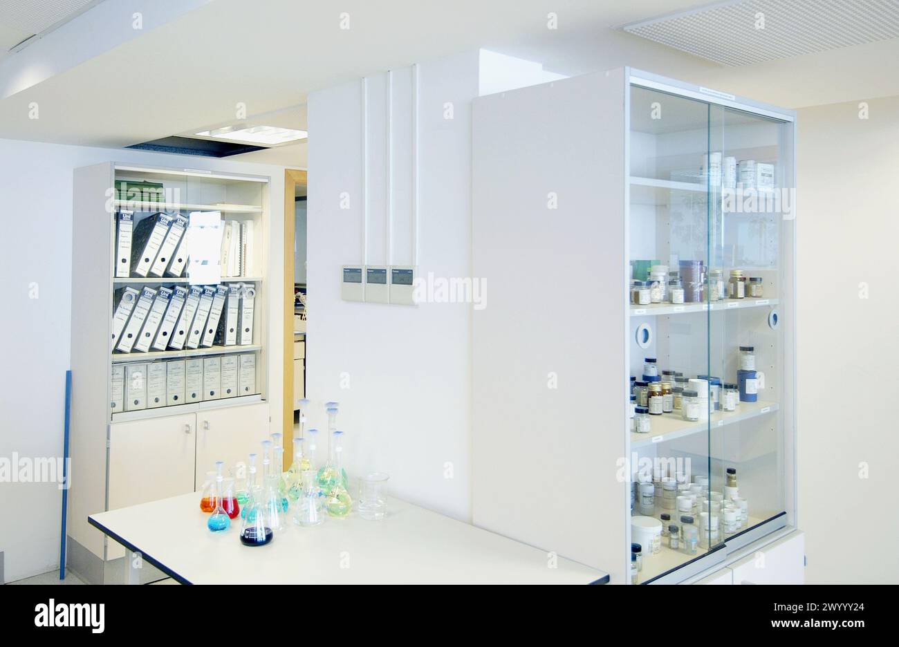 Chemical characterization laboratory Stock Photo - Alamy