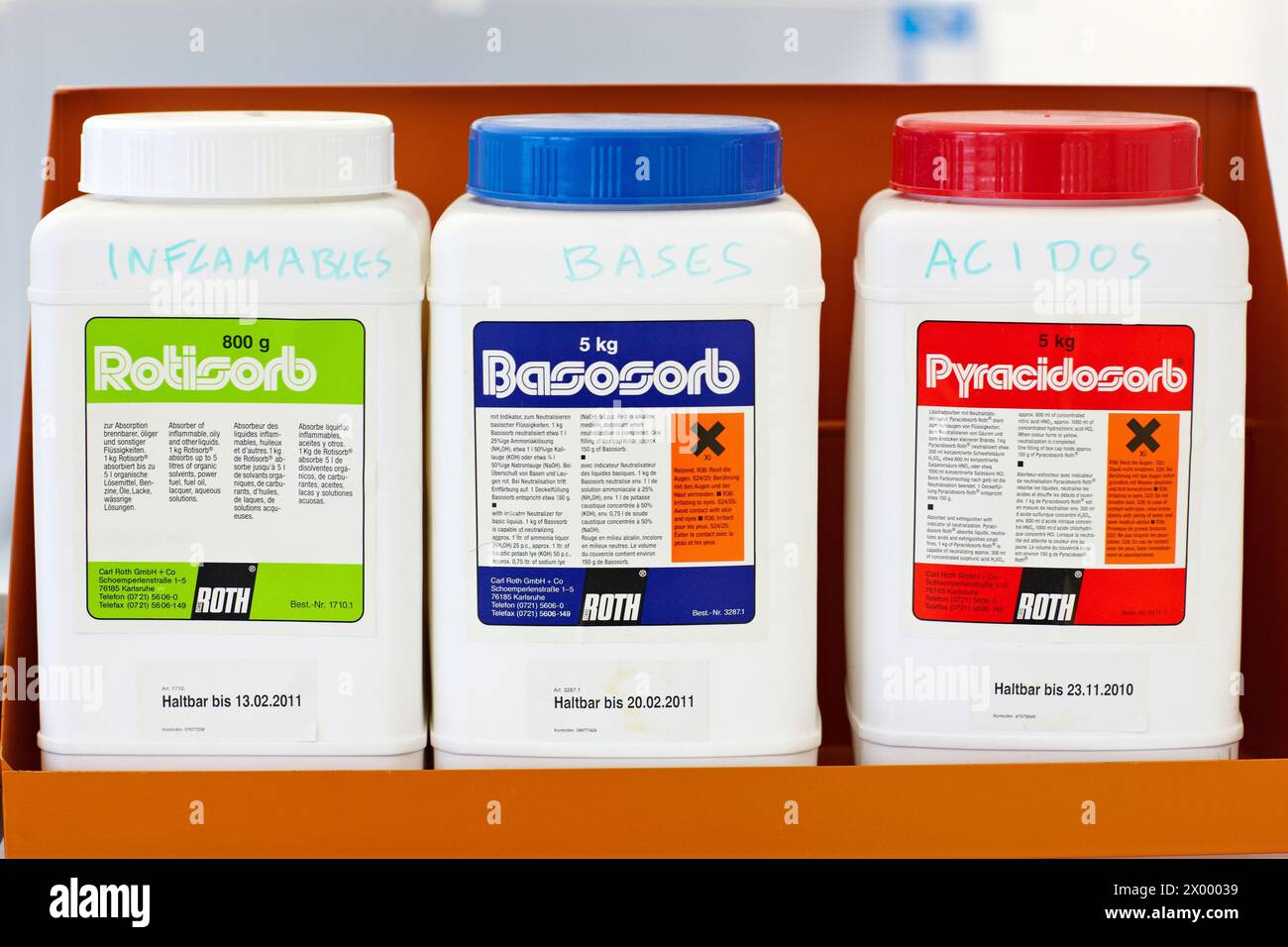 Chemical products for neutralizing or absorving flammable or acid ...