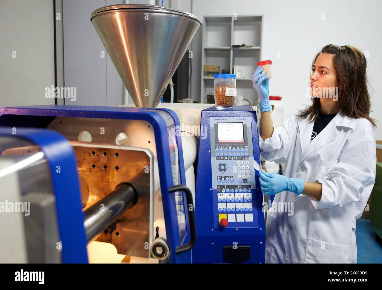 Plastic injector, Technology Research Center, Tecnalia Construction ...