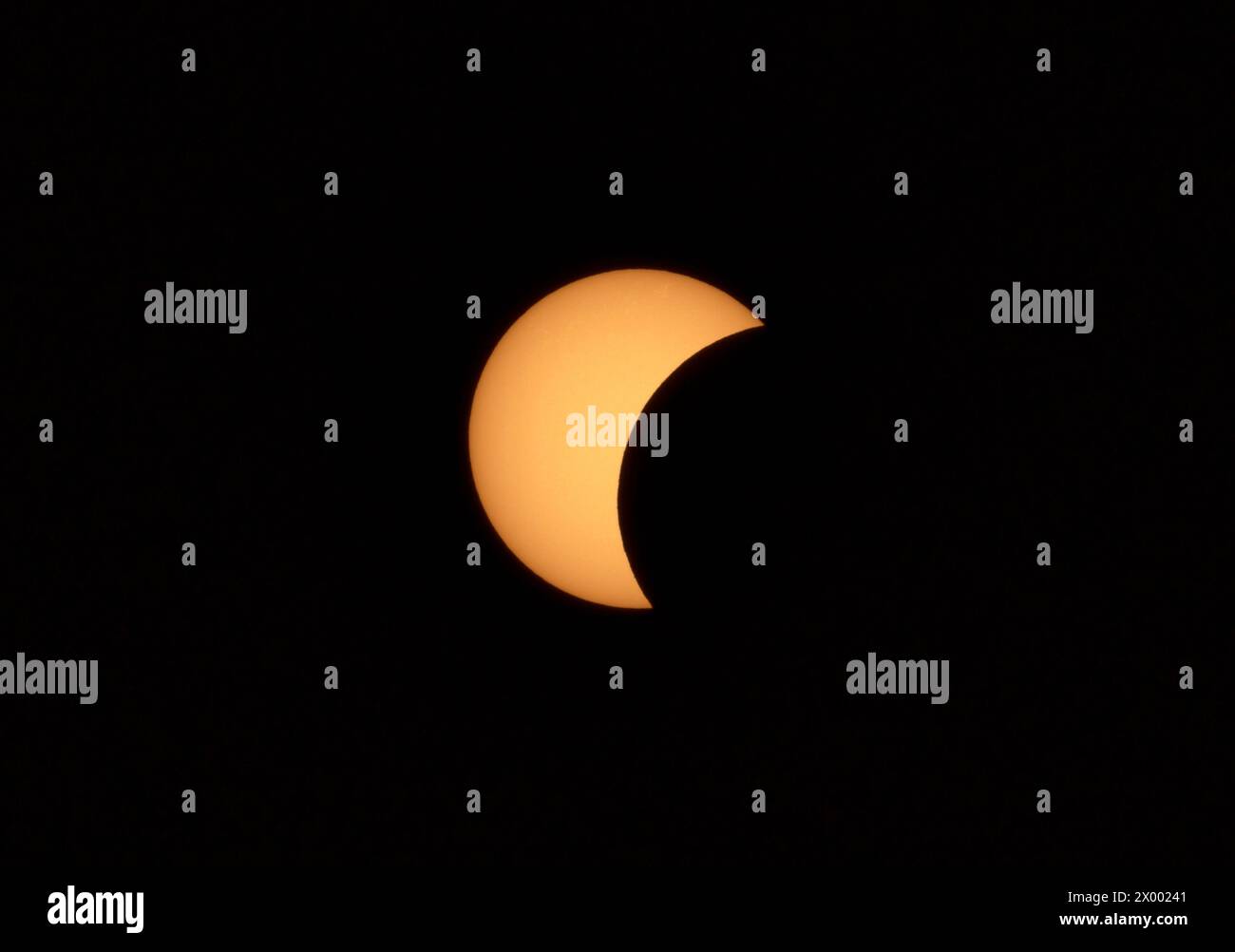 Central axis of the moons shadow cone traverses earth hi-res stock ...