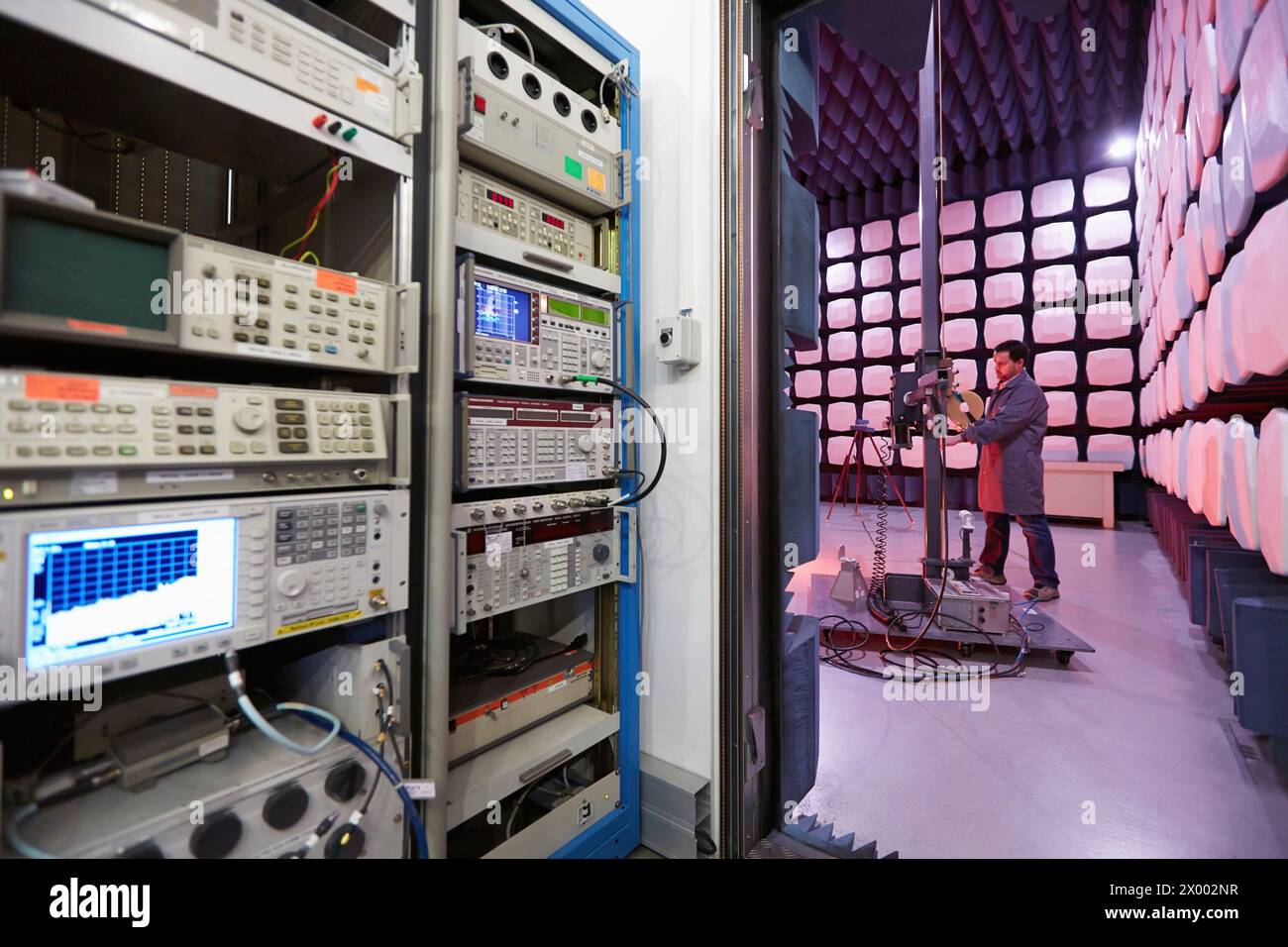 Emc test hi-res stock photography and images - Alamy