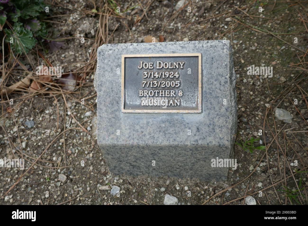 James dean grave park cemetery hi-res stock photography and images - Alamy