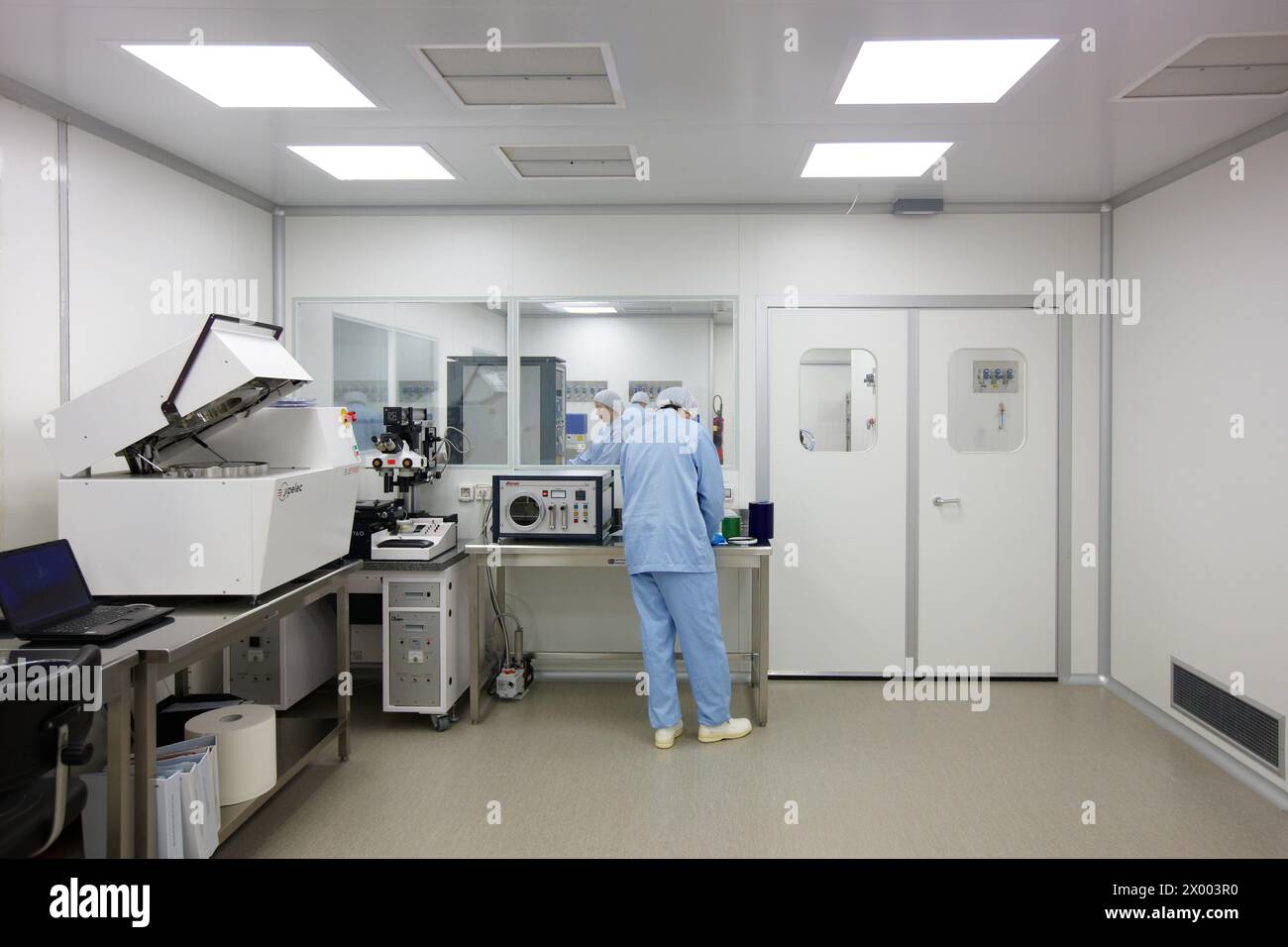 Oven thermal treatment in RTP, Jipelec Rapid Thermal Processor JETFIRST ...