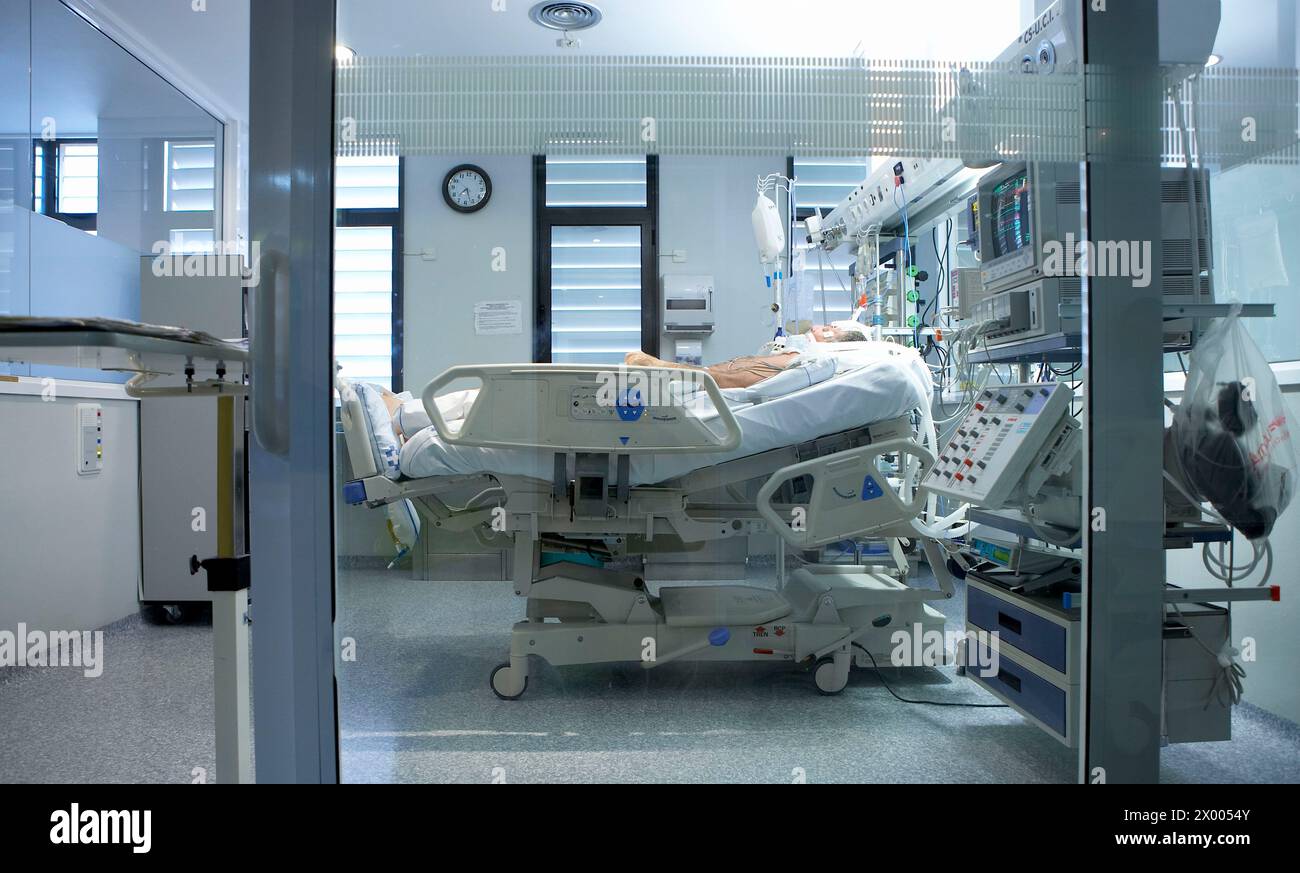 ICM, ICU (Intensive Care Unit). Hospital Universitario Gran Canaria ...
