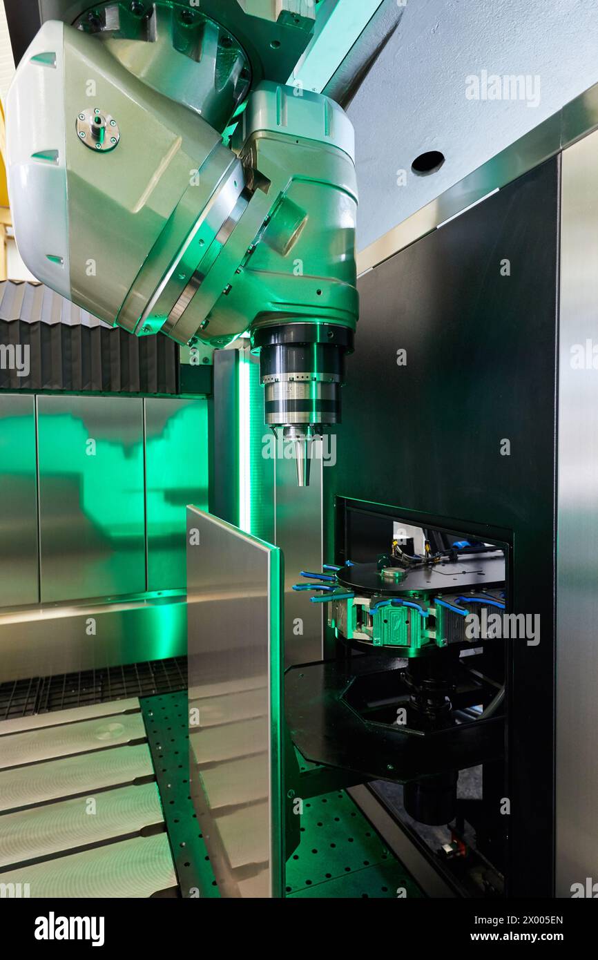 Tool changer, Machining Centre, CNC Milling. Machine tool, Metal ...