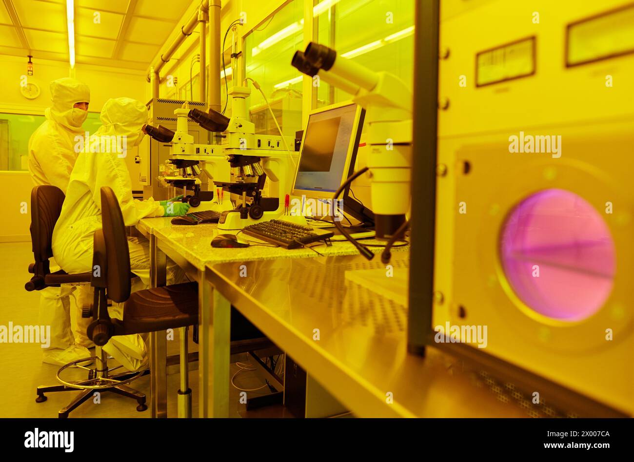 Diener Plasma Asher system / Nikon Elipse 150 microscope. Cleanroom ...
