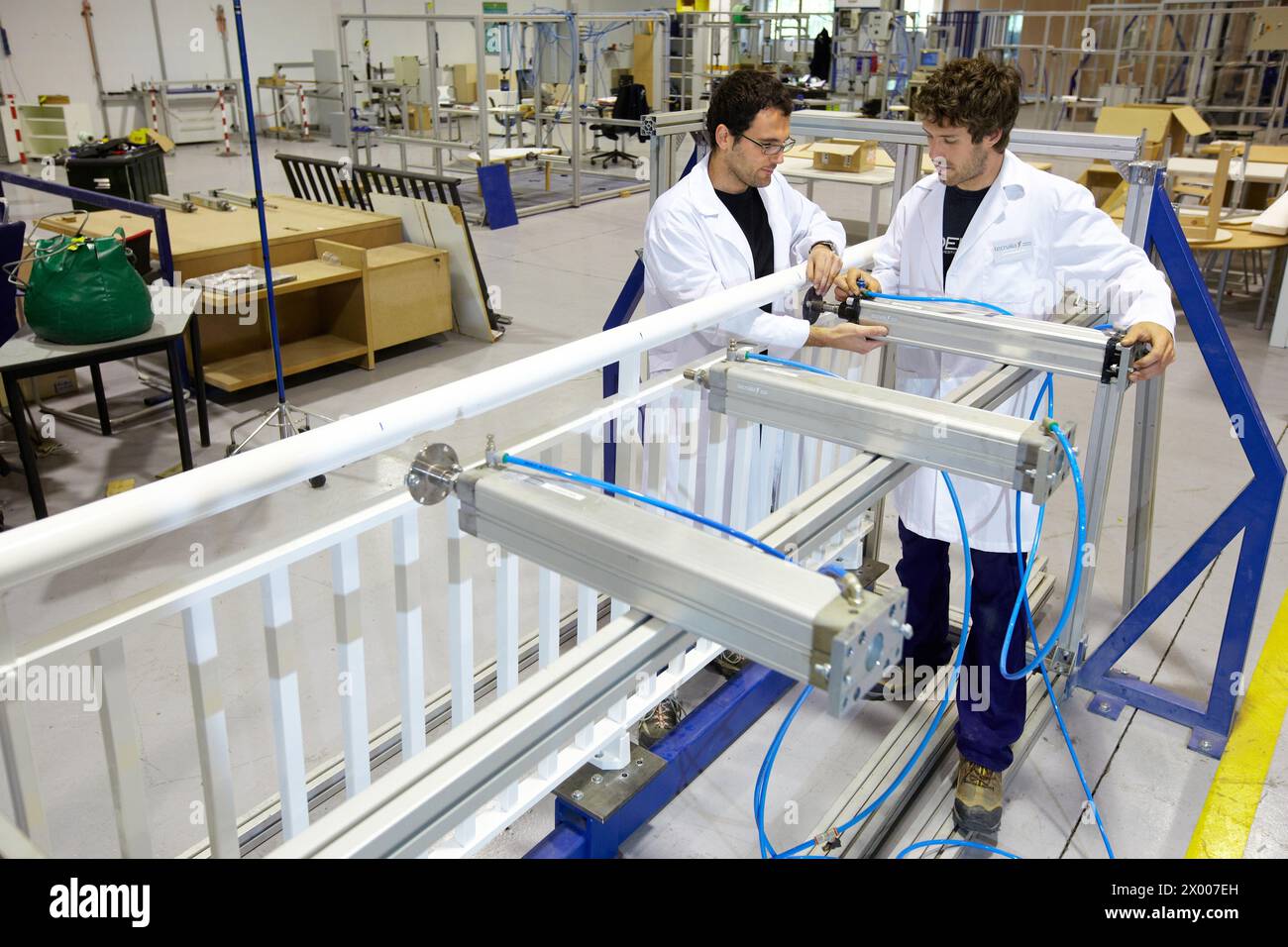 Railing, mechanical load and impact testing, material homologation ...