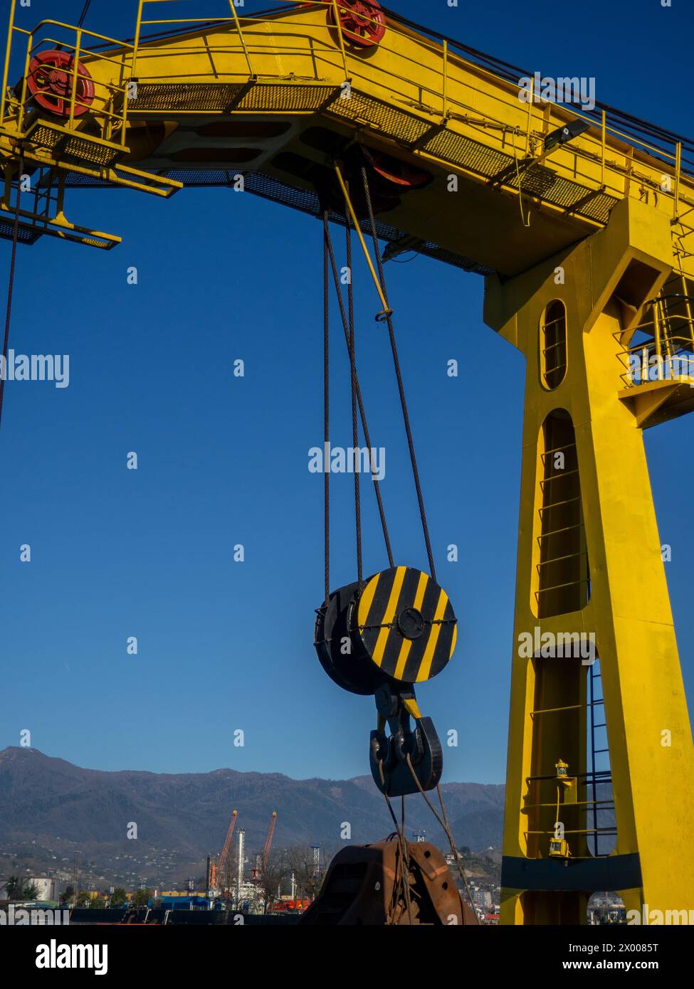 Rigging machine hi-res stock photography and images - Alamy