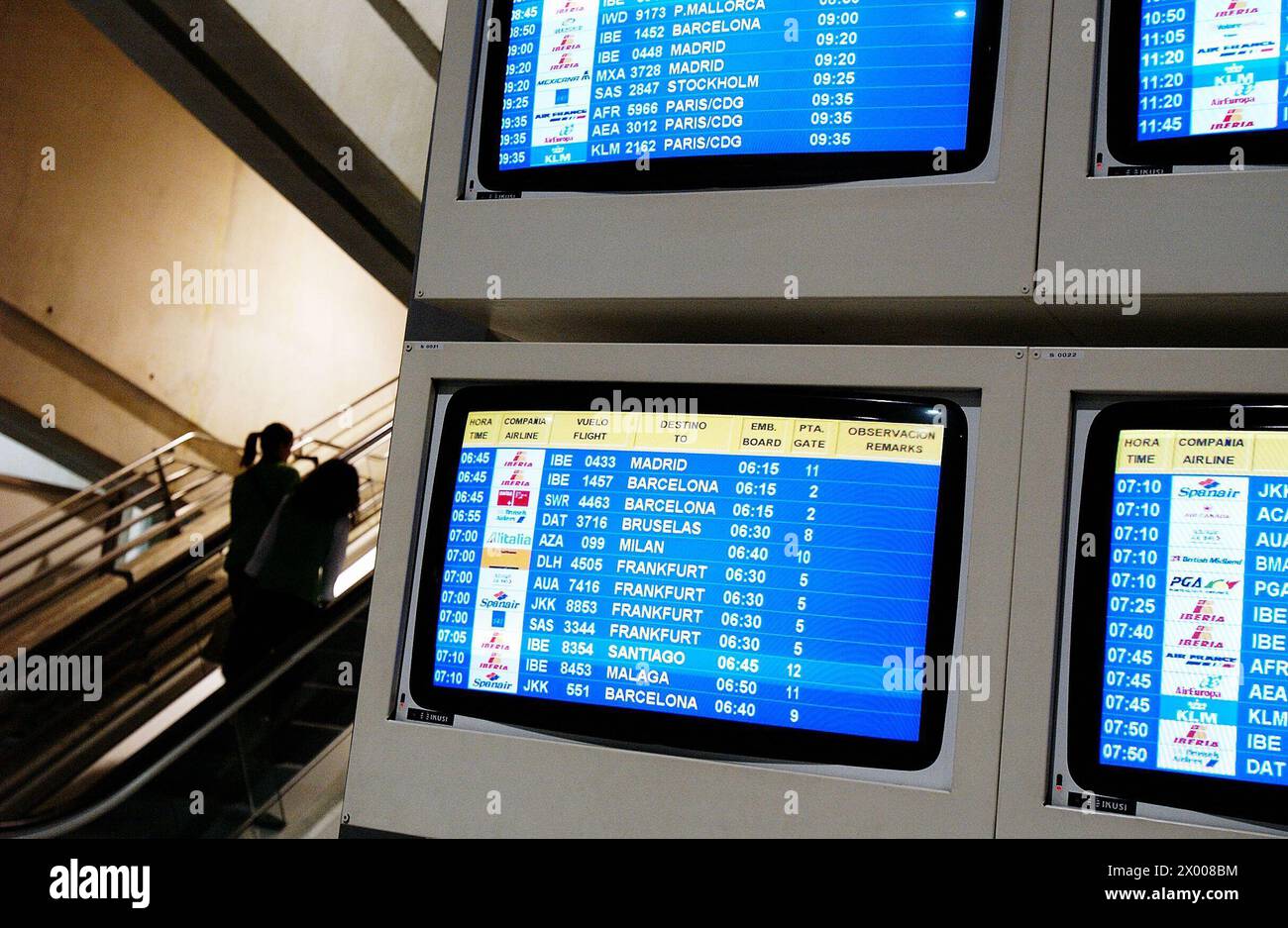 Flight departure information board spain hi-res stock photography and ...