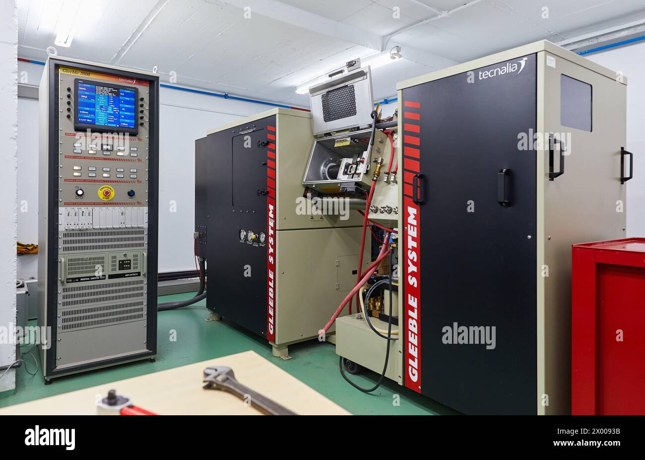 Gleeble hi-res stock photography and images - Alamy