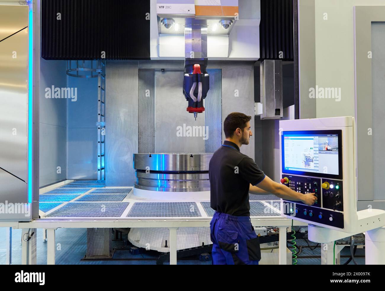 Machining Centre, CNC, Vertical turning and Milling lathe. Design ...