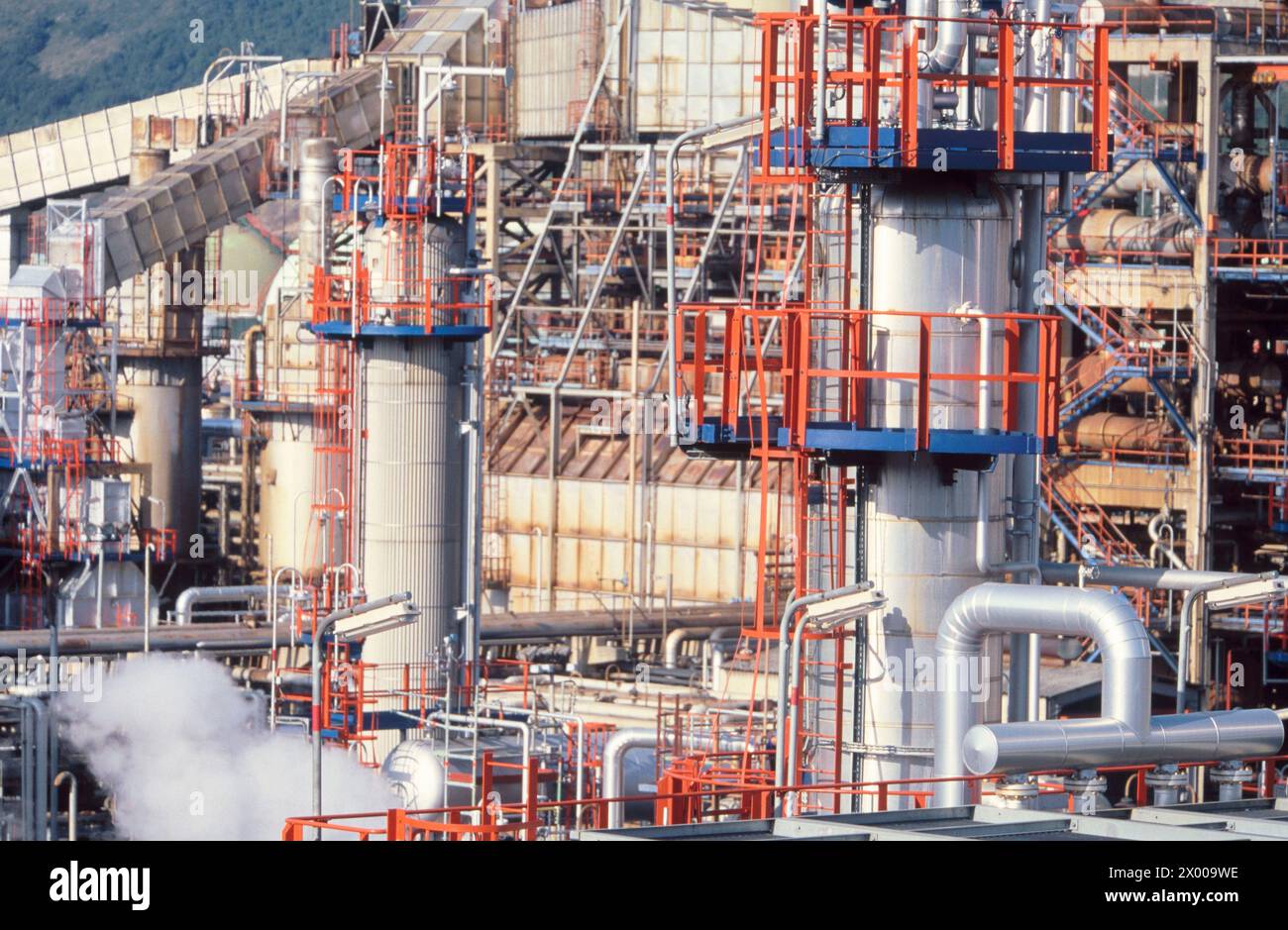 Muskiz refinery hi-res stock photography and images - Alamy