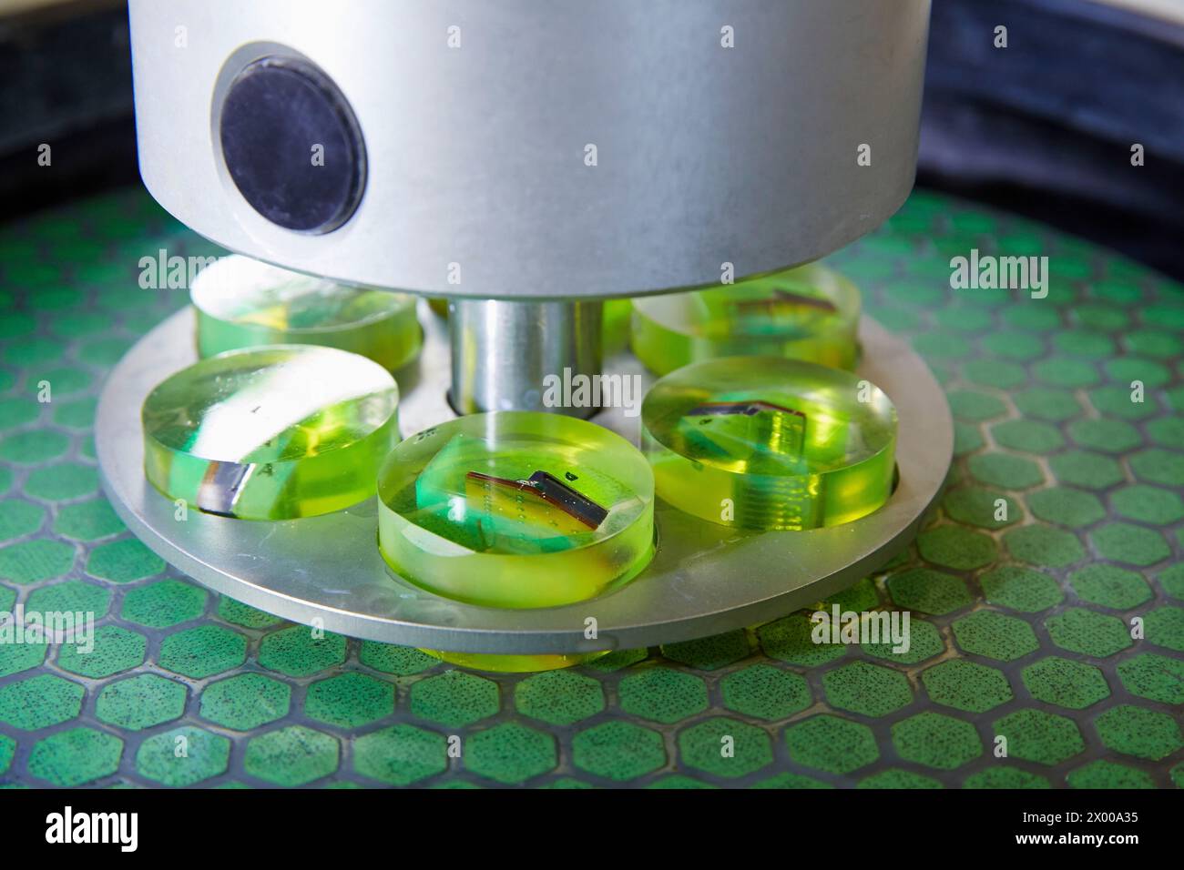 Polisher. Mechanical workshop of embedded sample preparation ...