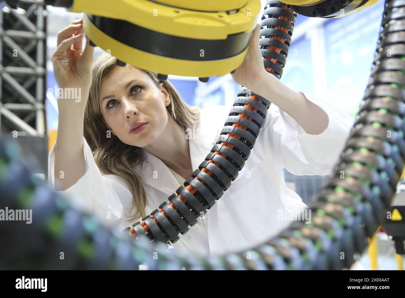 Research and development for the design of robotic manufacturing cell ...