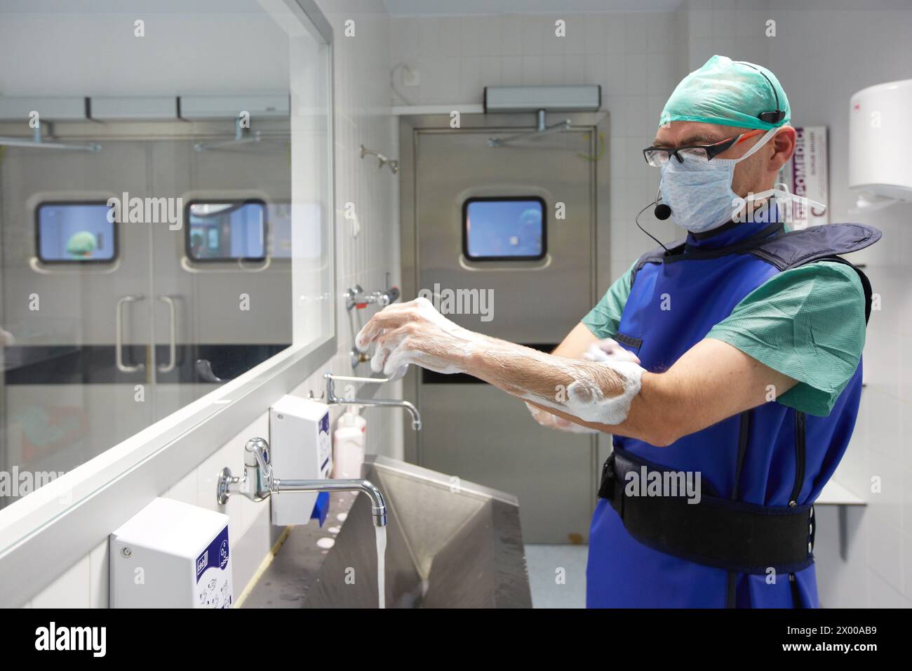 Surgical Scrub, Handwashing, Operating Room, Surgery, Hospital Donostia ...