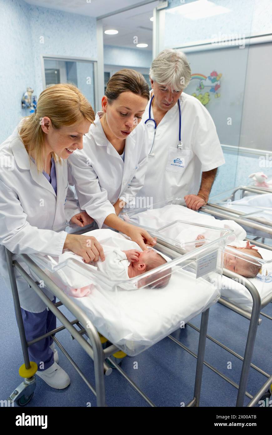 Hospital nurses taking care male hi-res stock photography and images ...