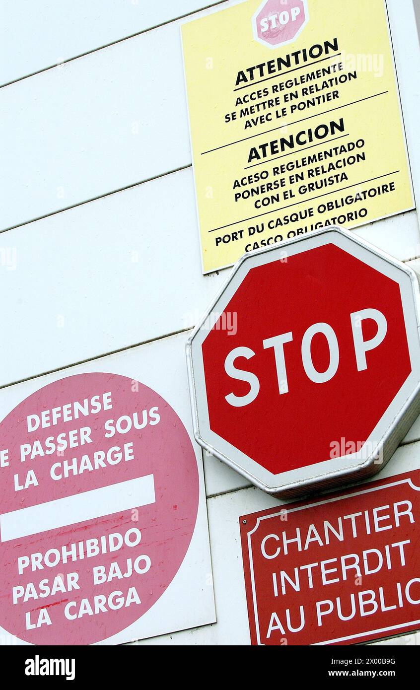 French railways signs hi-res stock photography and images - Alamy