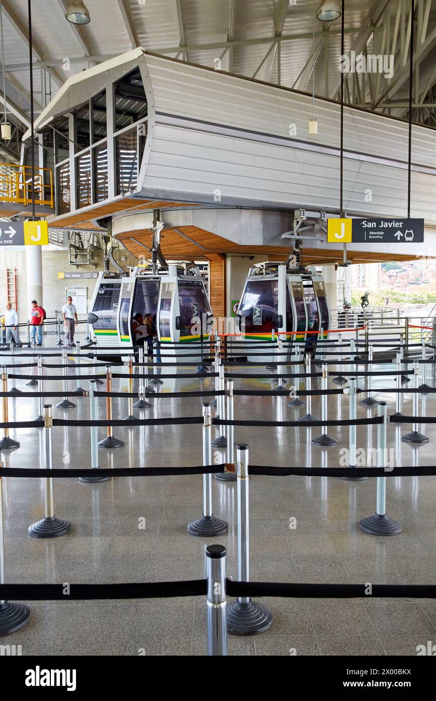 Gondola medellin metro cable hi-res stock photography and images - Alamy