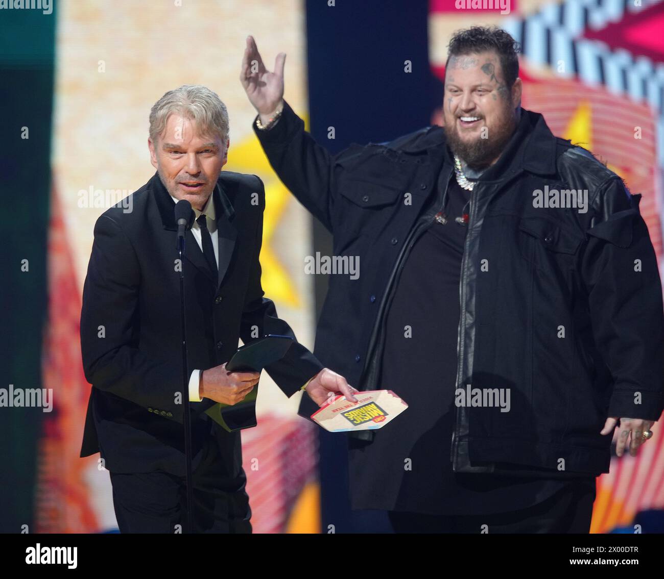 Billy Bob Thornton presentes and Jelly Roll accepts the Video of the ...