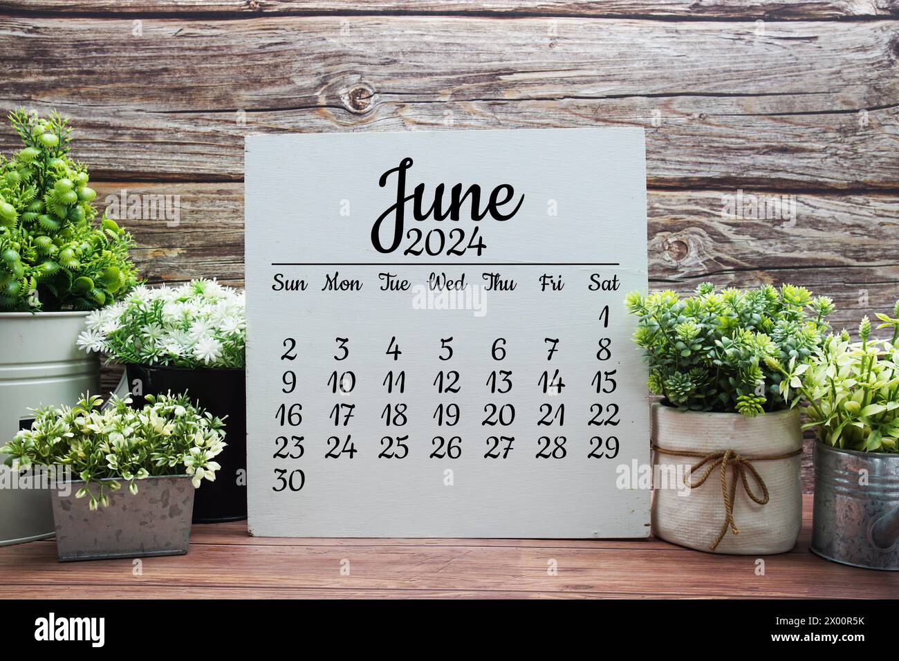 June 2024 month calendar hi-res stock photography and images - Alamy
