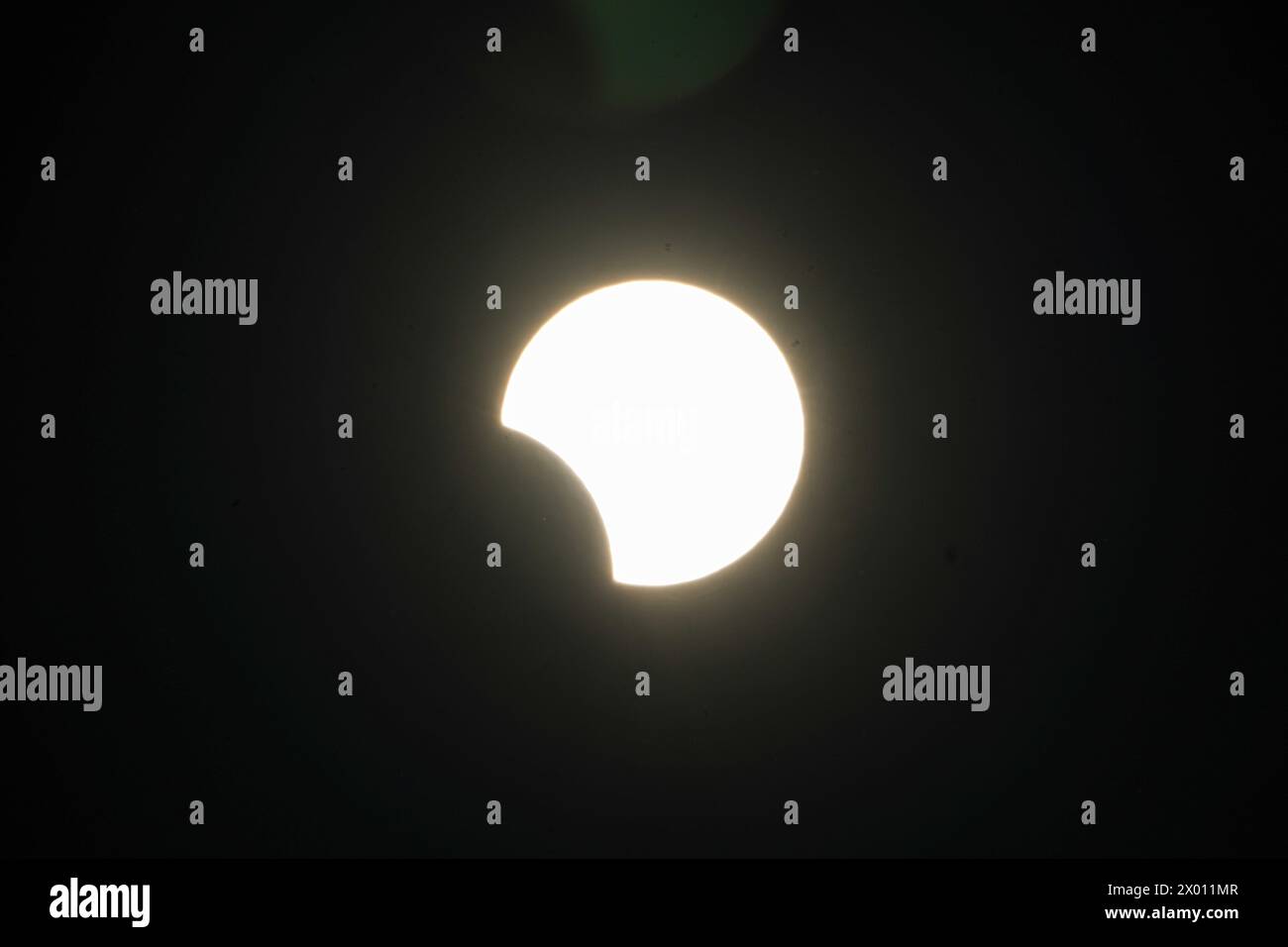 San Francisco, United States. 08th Apr, 2024. The moment of eclipse ...