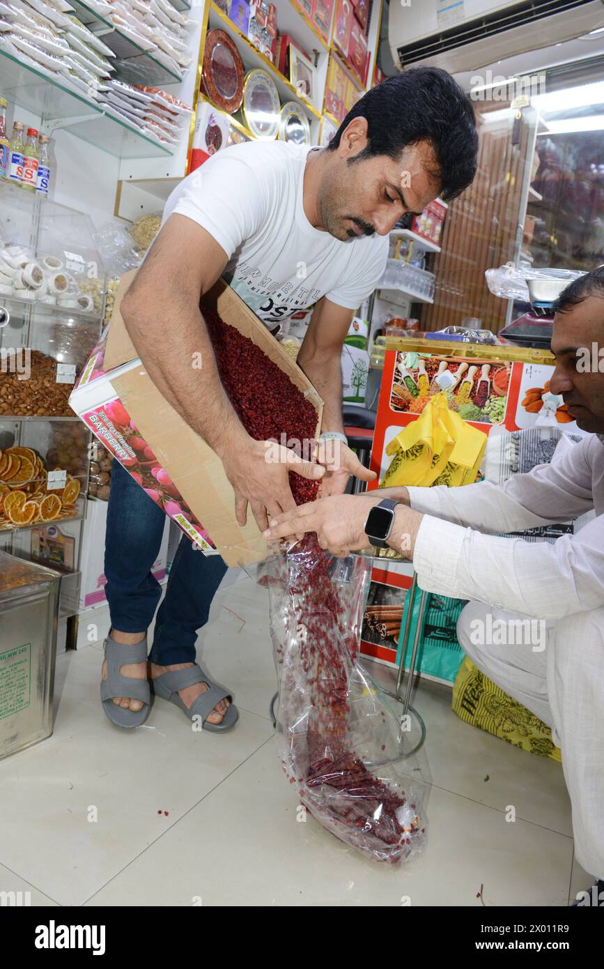An Iranian spice shop in the souk in Deira, Dubai, UAE Stock Photo - Alamy