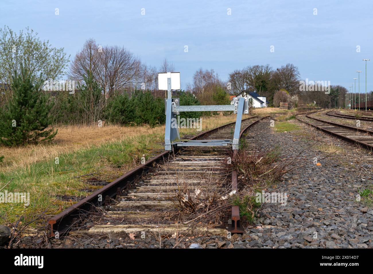 Dead end train track hi-res stock photography and images - Alamy