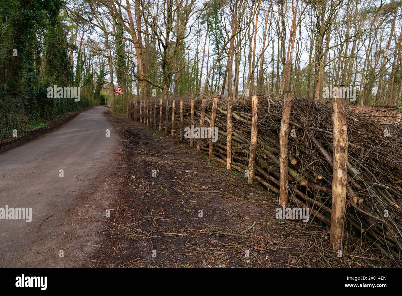 Country road large wooden hi-res stock photography and images - Alamy