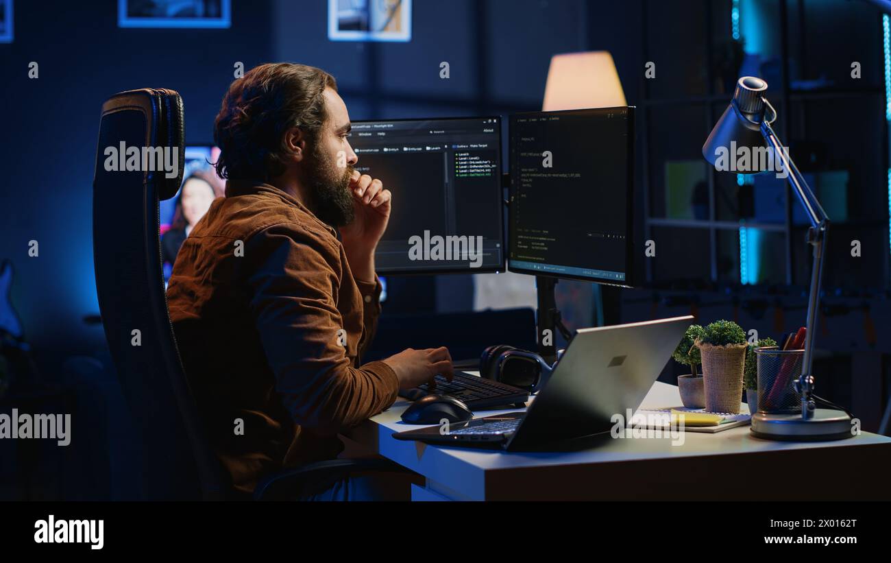 Multimonitor setup hi-res stock photography and images - Alamy