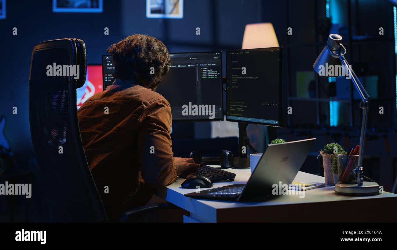 Multimonitor setup hi-res stock photography and images - Alamy