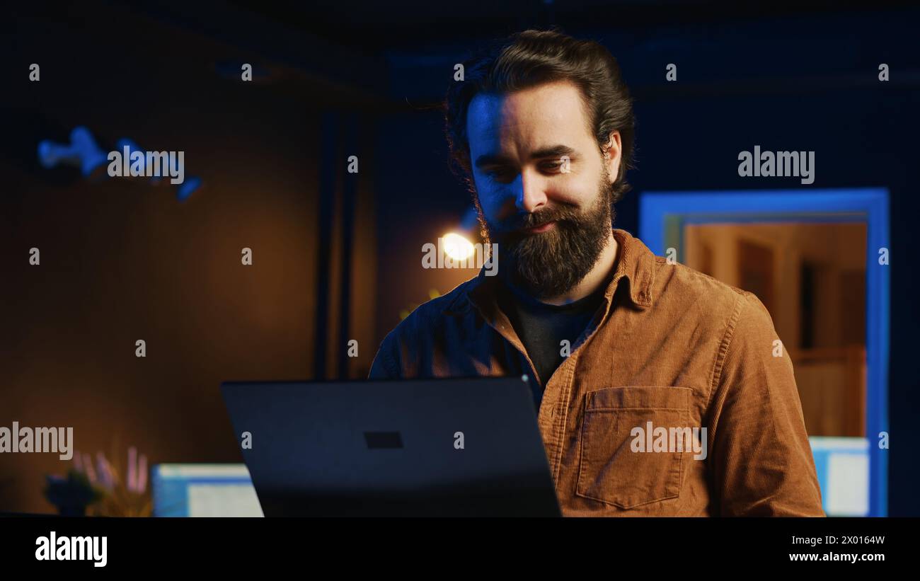 Scientist writing computer program hi-res stock photography and images - Alamy