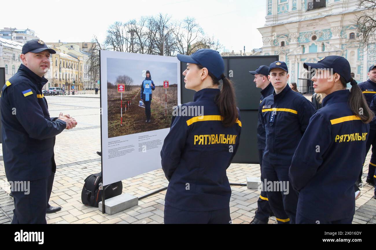 Non Exclusive: KYIV, UKRAINE - APRIL 04, 2024 - Rescuers attend the ...