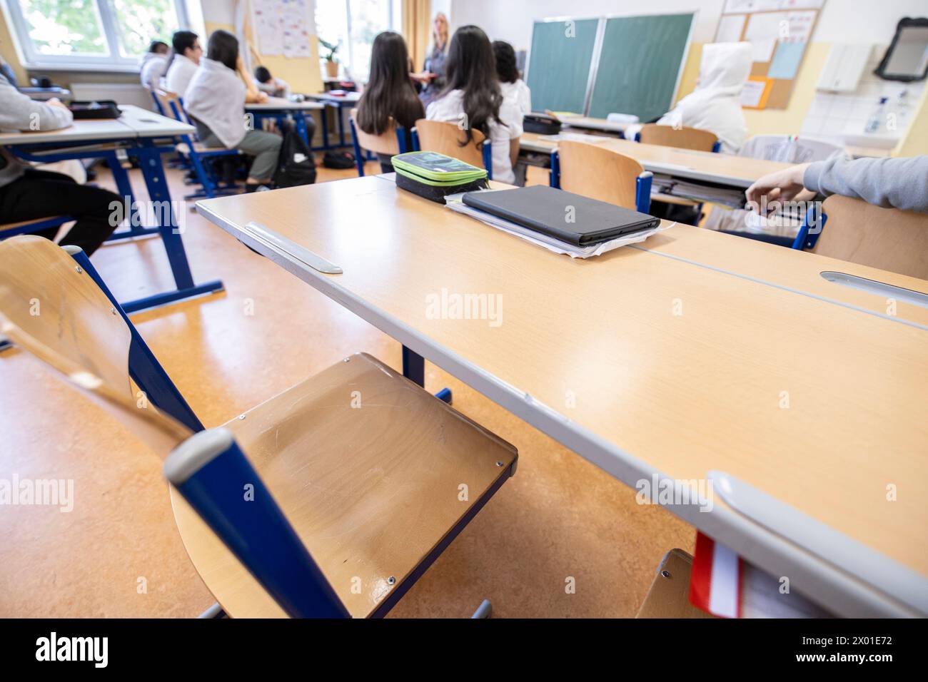 Mittelschule klassenzimmer hi-res stock photography and images - Alamy