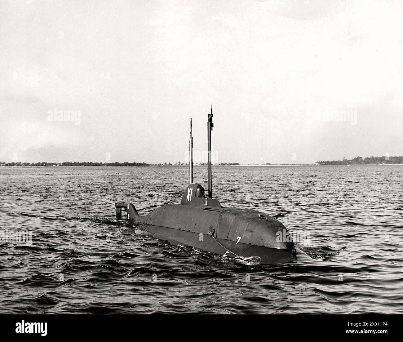 X-1 submarine 6 - Vintage warship photography - Unknow photographer ...