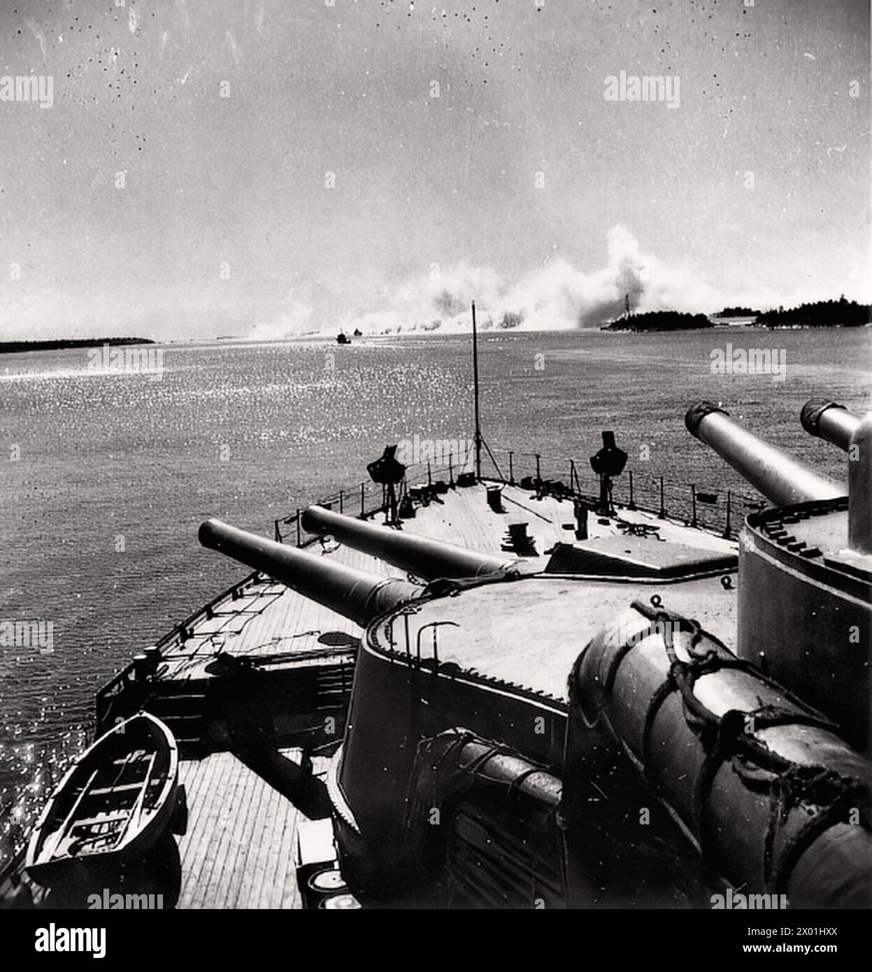 Drottning Victoria guns - Vintage warship photography - Unknow ...