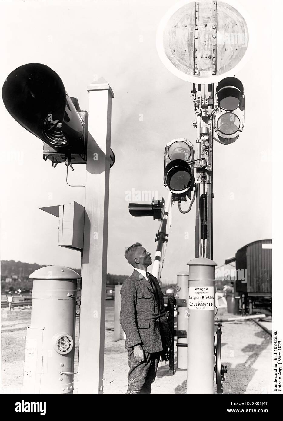 Neue Signalanlage bei der Reichsbahn Reichsbahn. New Signal Devices ...