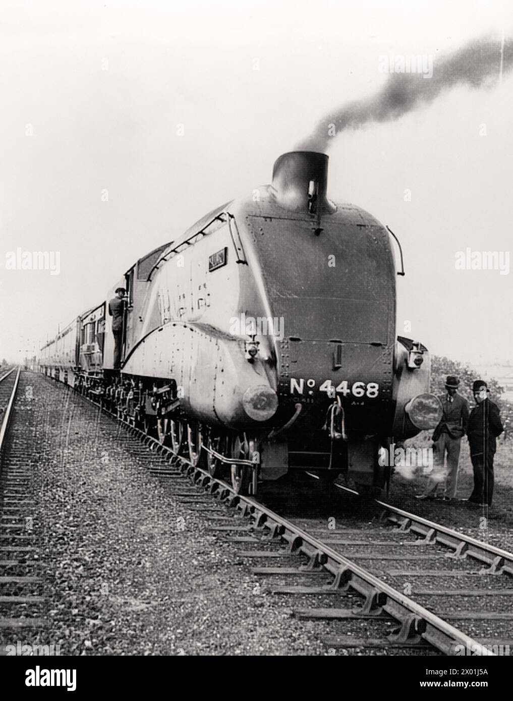 LNER A4 Mallard' 4-6-2 steam locomotive no 4468, 3 July 1938. - Train vintage photography Stock ...