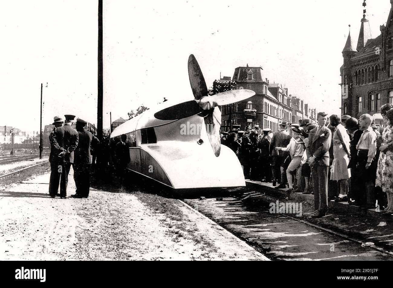 The rail zeppelin hi-res stock photography and images - Alamy