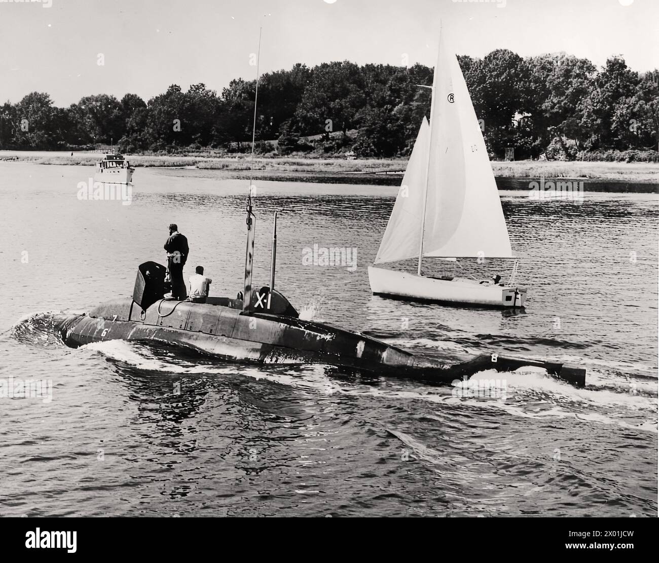 X-1 submarine 2 - Vintage warship photography - Unknow photographer ...