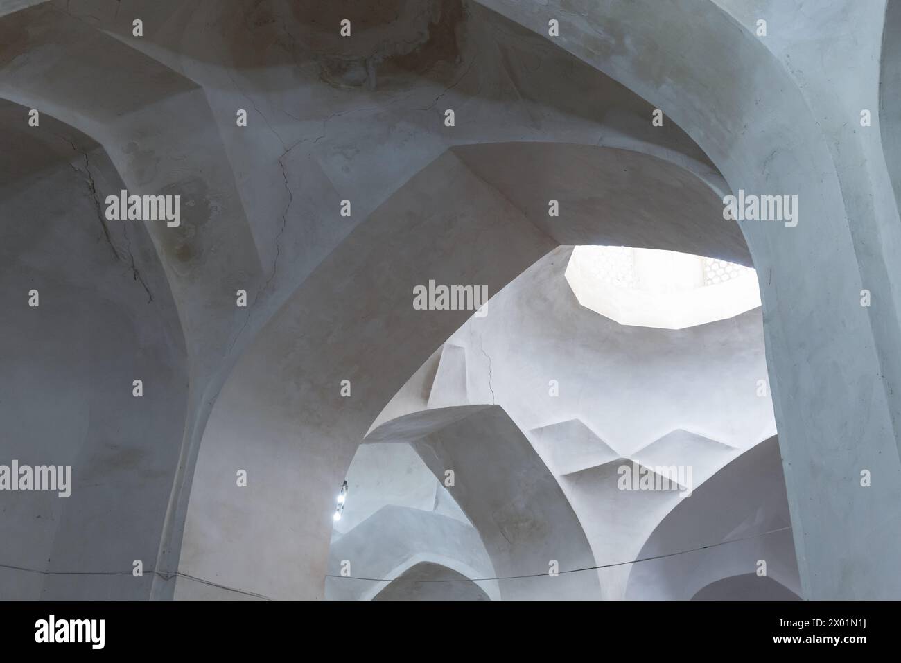 Ancient white interior details, Arabic style architecture photo ...