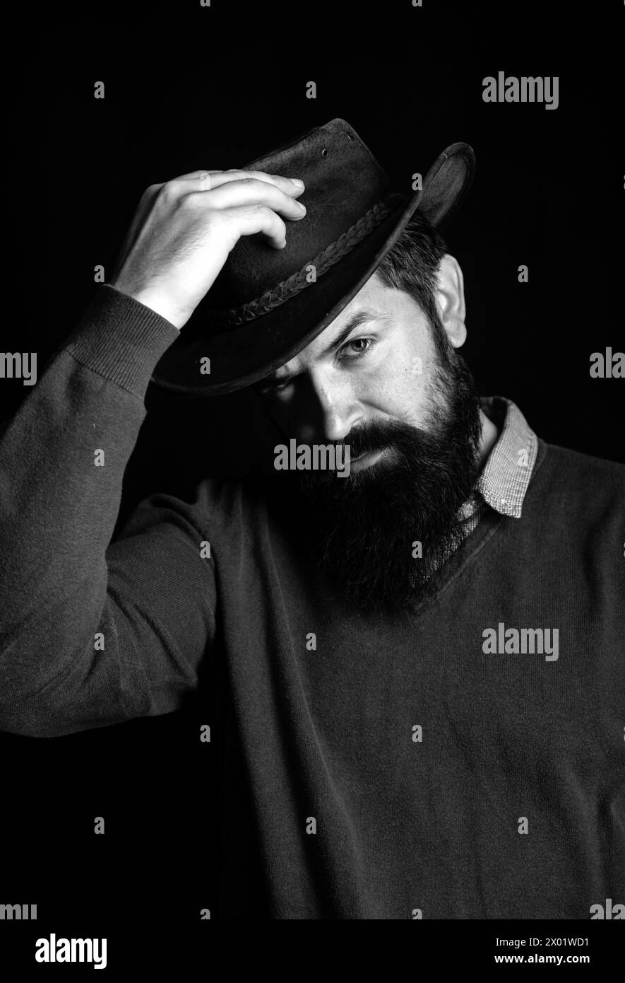 Man wearing cowboy hat. American farmer. West and guns. Texas Stock ...