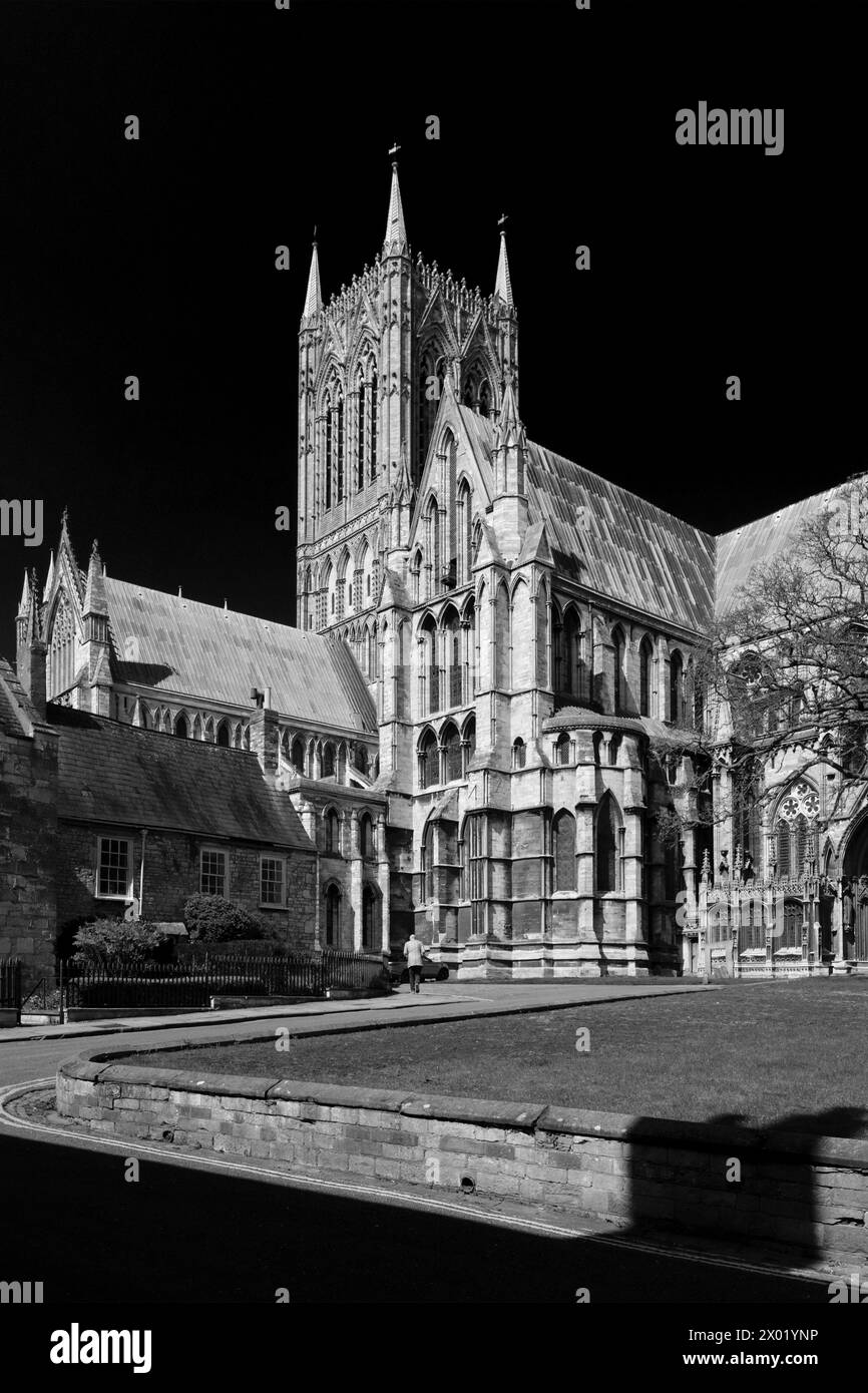 Spring colours over Lincoln cathedral, Lincoln City, Lincolnshire ...