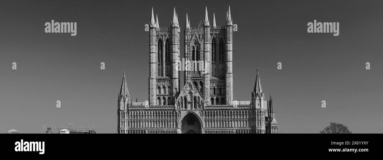 Spring colours over Lincoln cathedral, Lincoln City, Lincolnshire ...